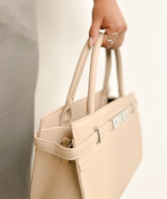 Cartera color crema - Olam Fashion Store