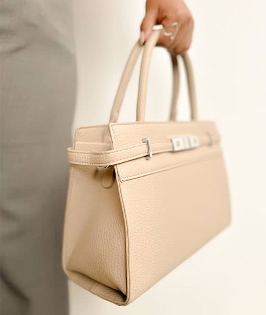Cartera color crema - Olam Fashion Store